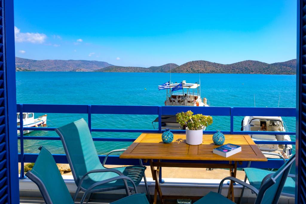 Marilena Seaside House - SuiteTrails