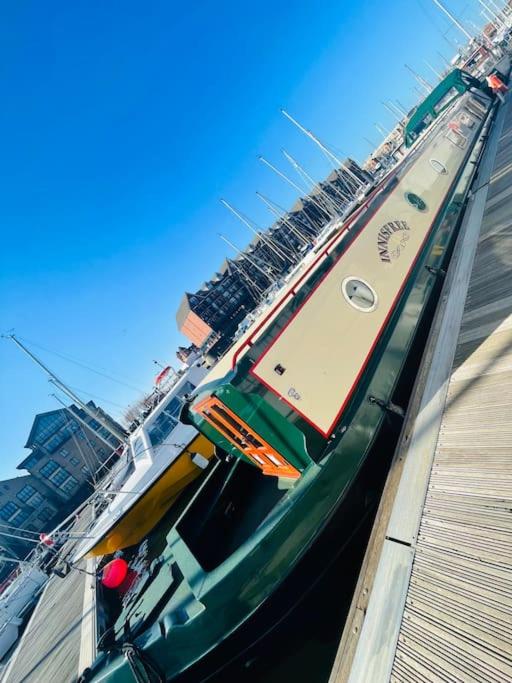 Lovely 2-Bedroom Barge Brunswick Dock Liverpool!, Liverpool (updated ...