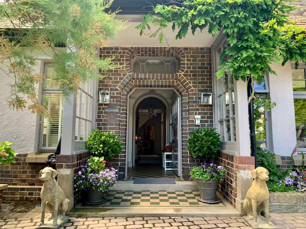 Holiday home Tamarisk Beach House Sleeps 8 Luxury Property in ...