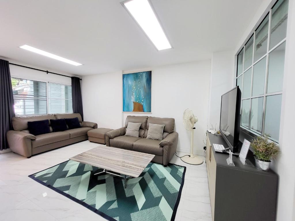 Nimman home 4 bedroom near One Nimman, Chiang Mai (preços atualizados ...