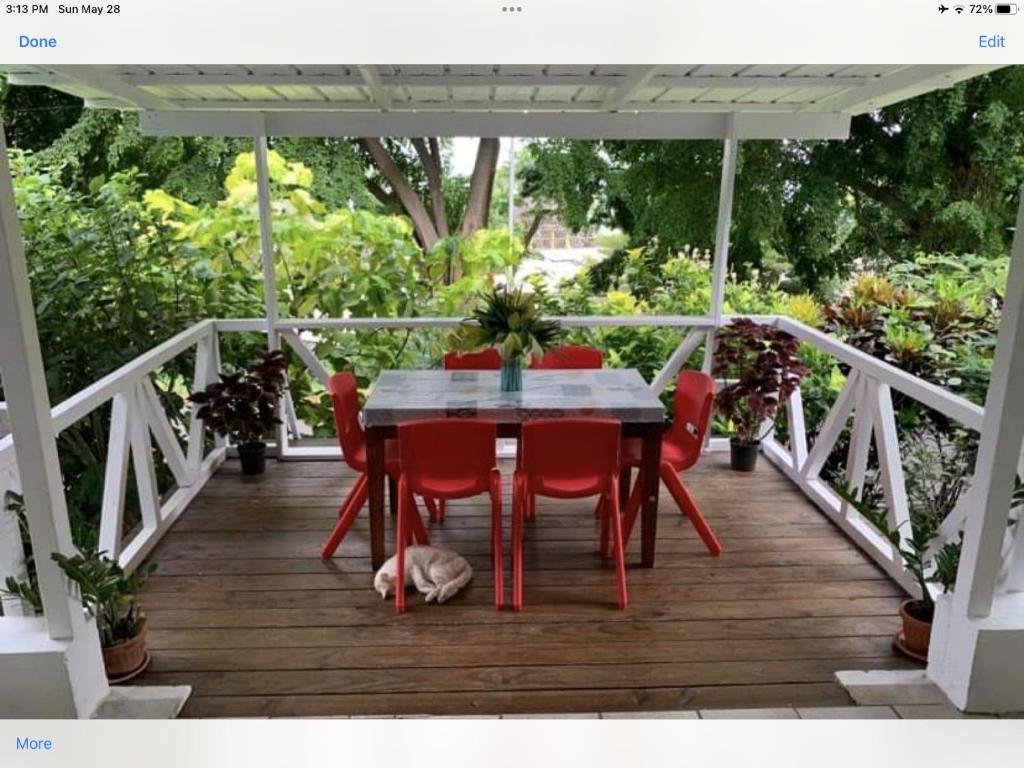 Bora Red Hibiscus Lodge, Bora Bora (updated prices 2025)