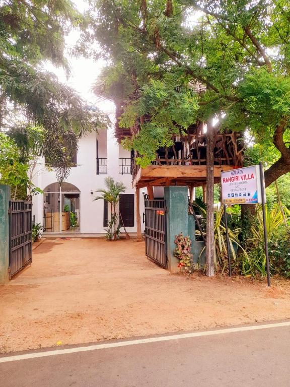 Heritage Rangiri Villa, Dambulla (updated prices 2025)