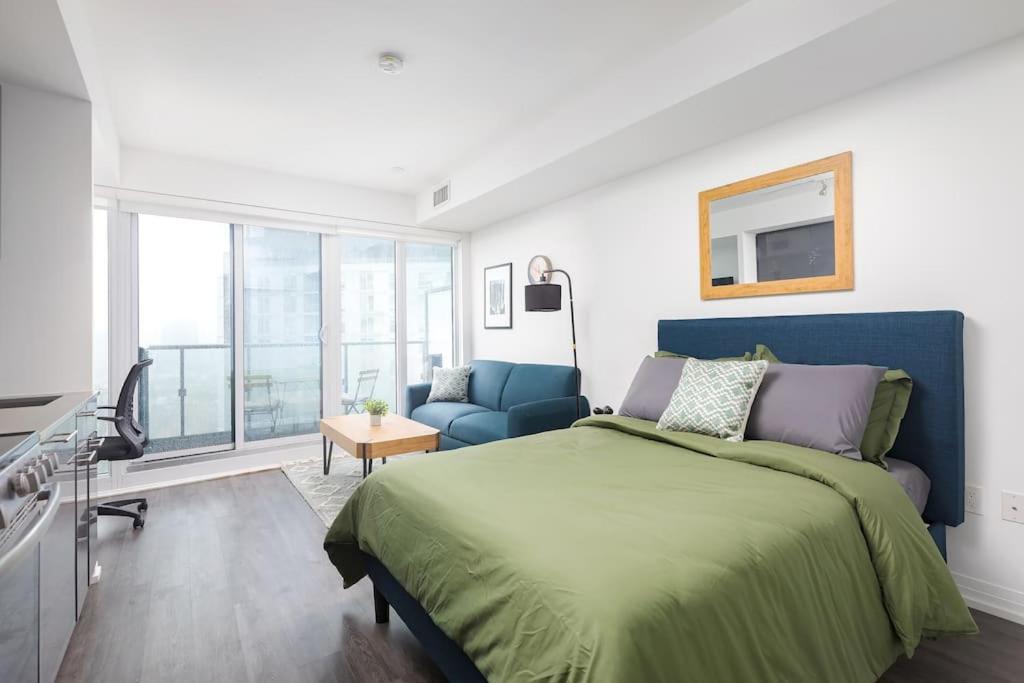 Spacious Studio w/ View! Steps from Eatons & TMU!, Toronto (updated ...