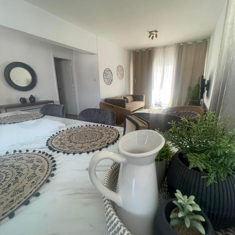 Glamorous, Renovated 3-Bedroom Apt in Nicosia, Egkomi, Engomi ...