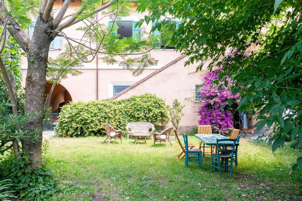 Mirella & Patrick in Rome, Boccea (updated prices 2024)