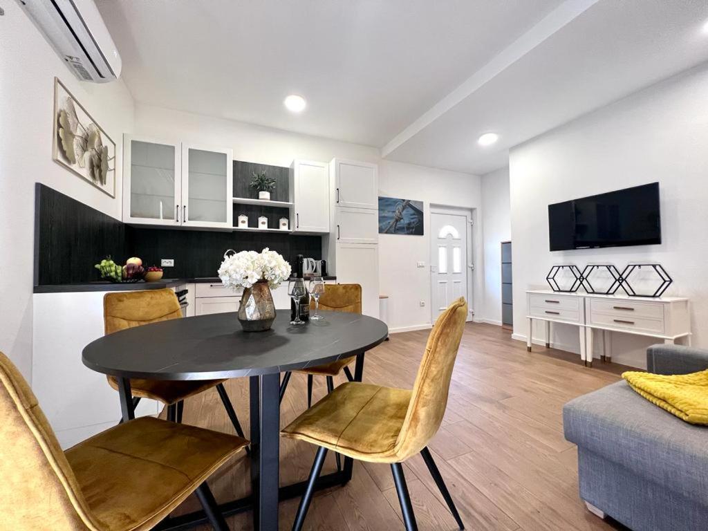 Apartment Santa Maria, Podstrana (updated prices 2024)