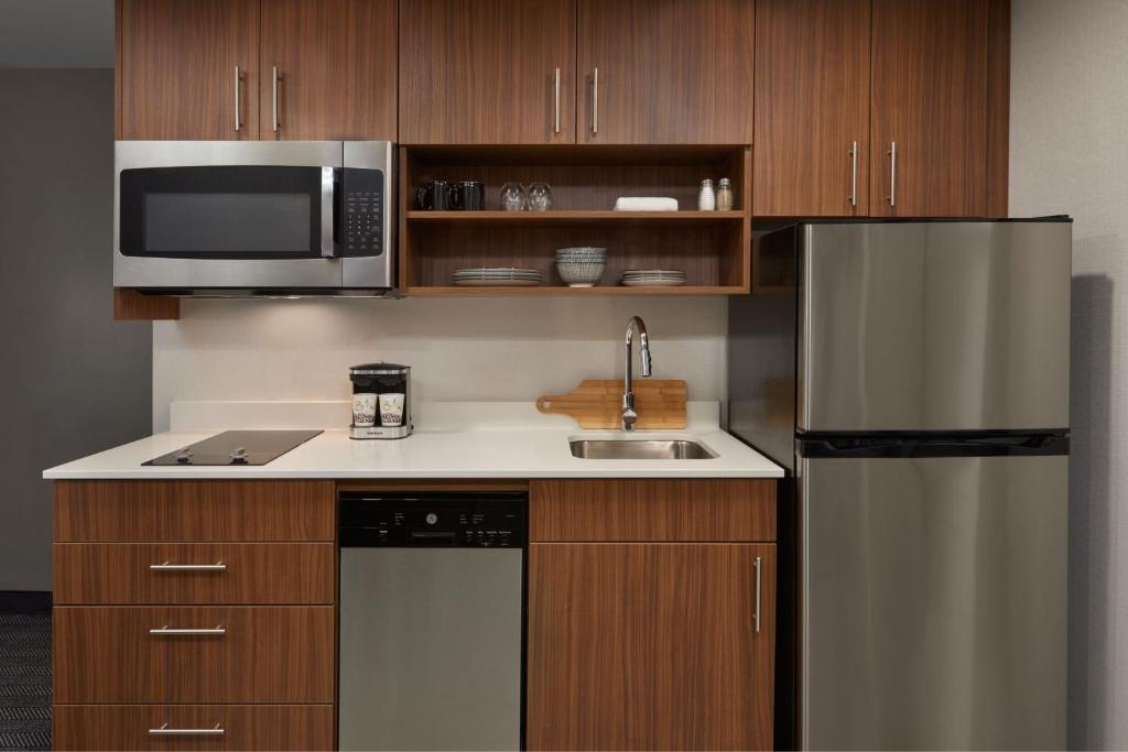 Courtyard by Marriott Kitchener, Kitchener (updated prices 2025)