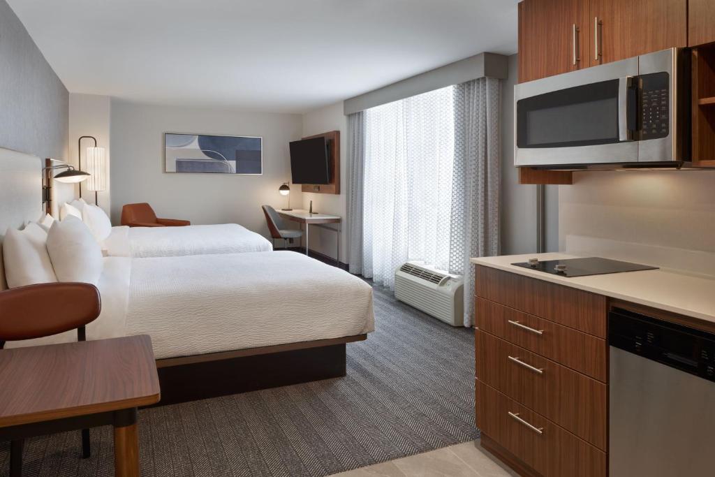 Courtyard by Marriott Kitchener, Kitchener (updated prices 2025)