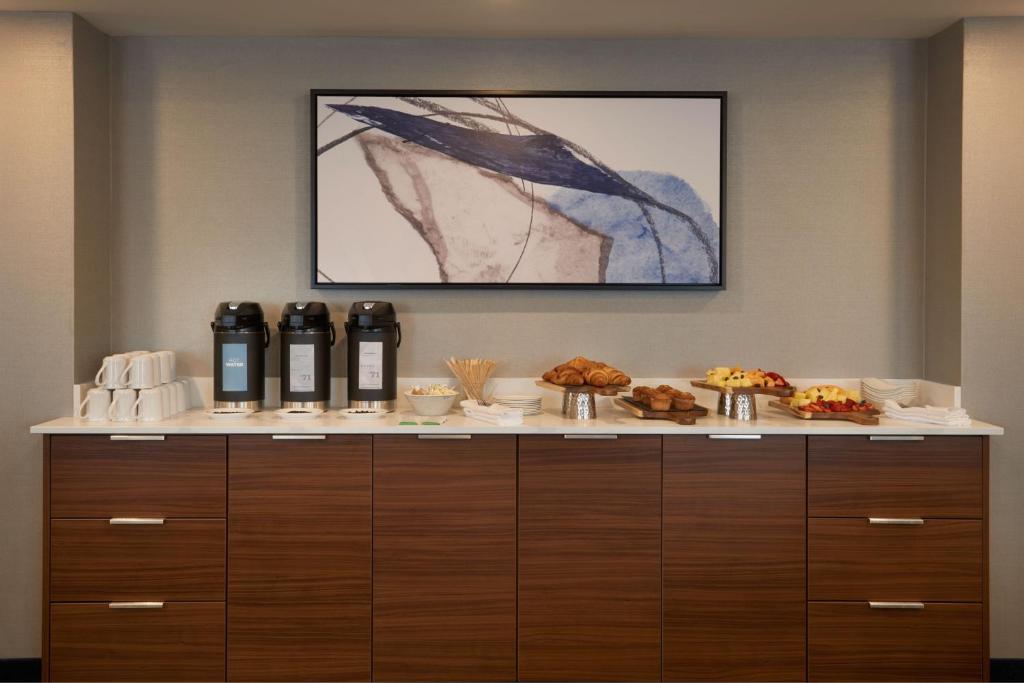 Courtyard by Marriott Kitchener, Kitchener (updated prices 2025)