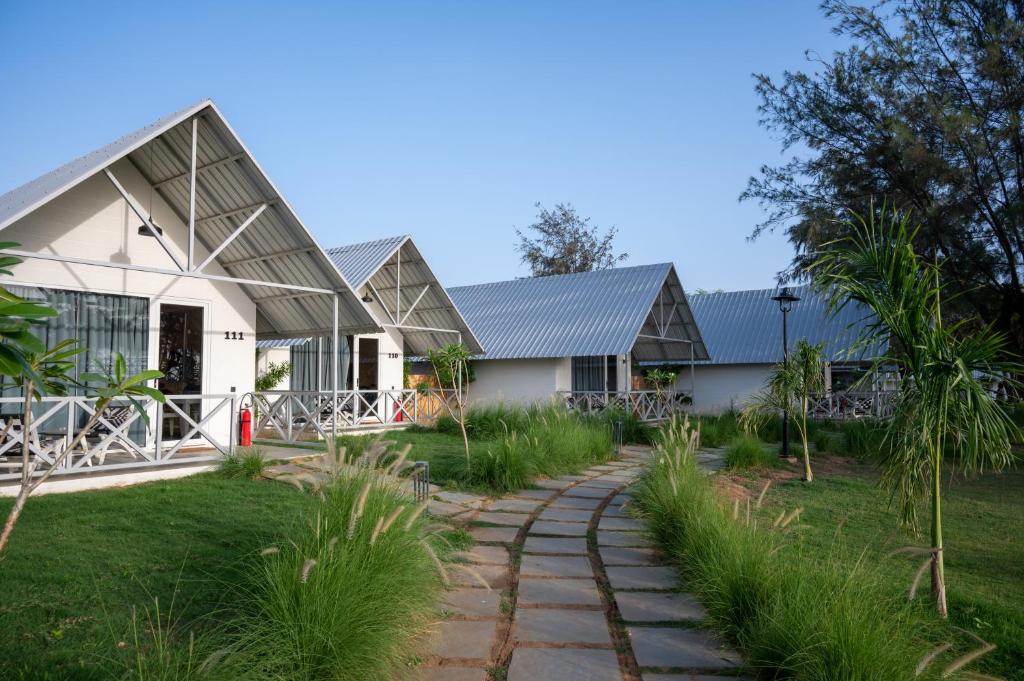 Praveg Beach Resort Daman Lighthouse Beach, Daman (updated prices 2025)
