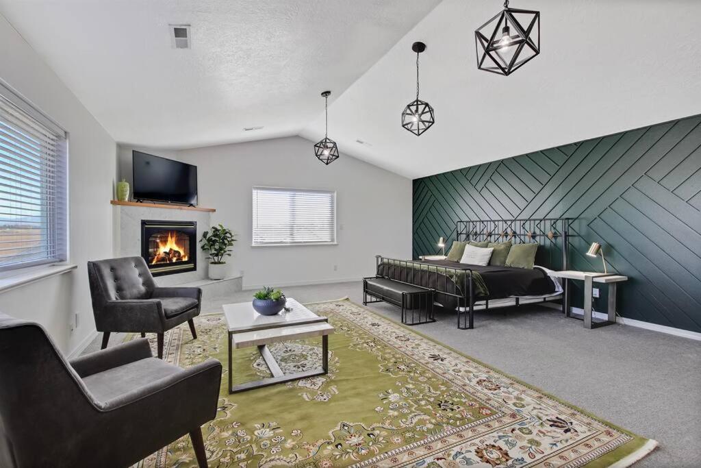 Treasure Valleys Shared Home with Stunning Luxury, Meridian (updated ...