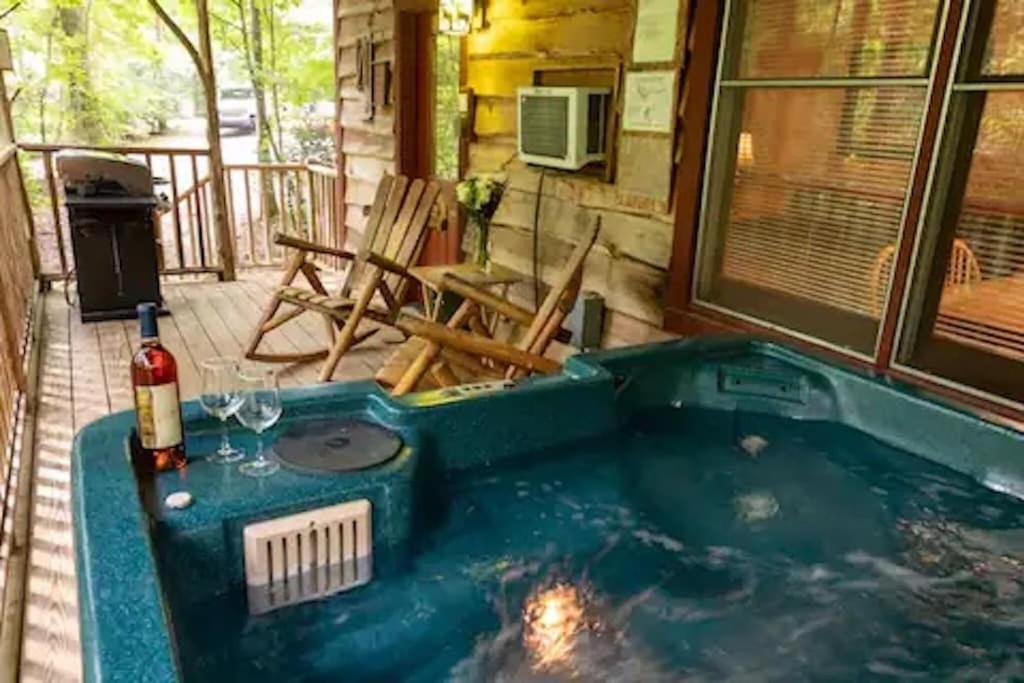 Cozy Cabin: River View with Hot Tub, Dahlonega (updated prices 2026)
