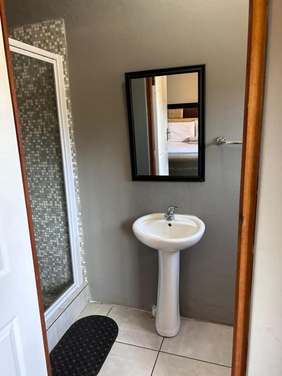 Platinum Guest lodge Germiston, Germiston (updated prices 2025)