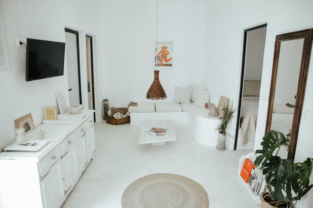 Sol living, Tinos (preços atualizados para 2025)