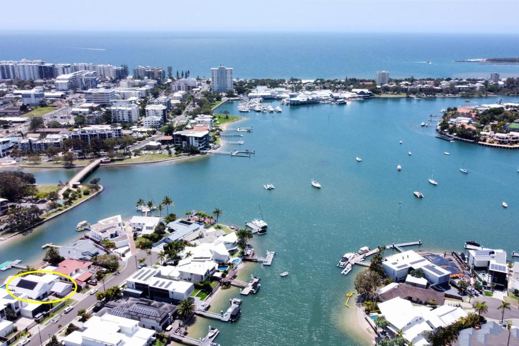 The Ultimate - Waterfront Luxury at Mooloolaba ZC2, Mooloolaba (updated ...