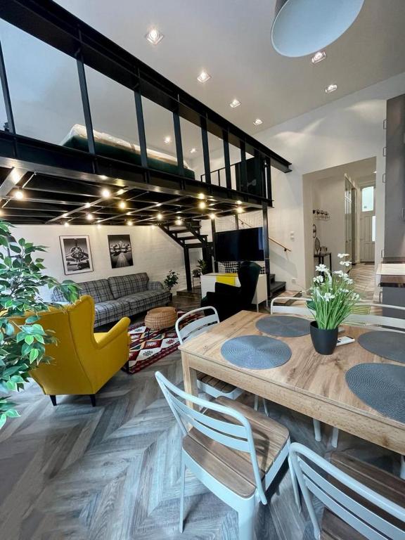 Awesome Loft - King Street, Budapest (updated prices 2026)