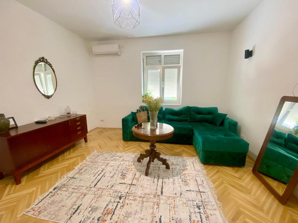 Unfamiliar Mili, Center, Belgrade (updated prices 2025)