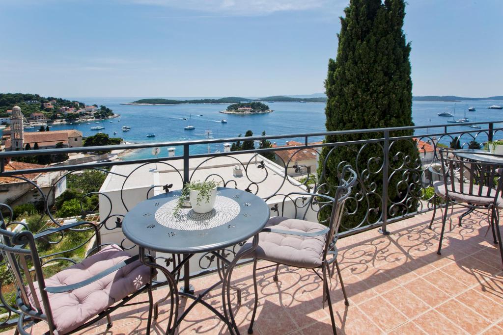 28 Villas In Hvar