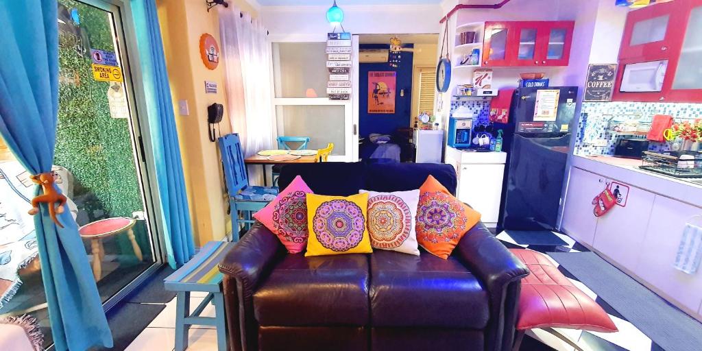 Poblacion Hidden Gem Central Location with Balcony, Manila (updated ... Poblacion Hidden Gem Central Location with Balcony, Manila (updated ...