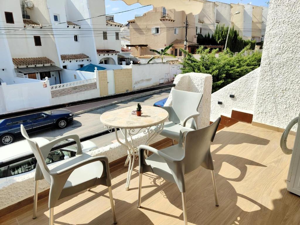 Apartamento Los Balcones (España Torrevieja) - Booking.com