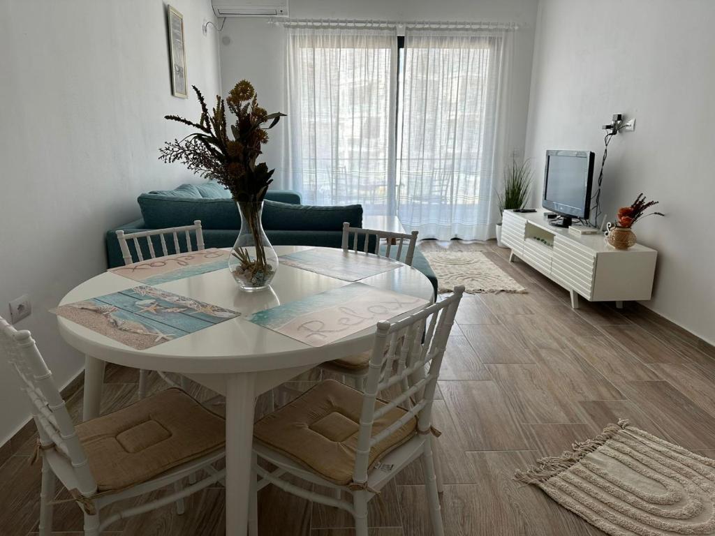 3A Apartment, Himare (updated prices 2026)