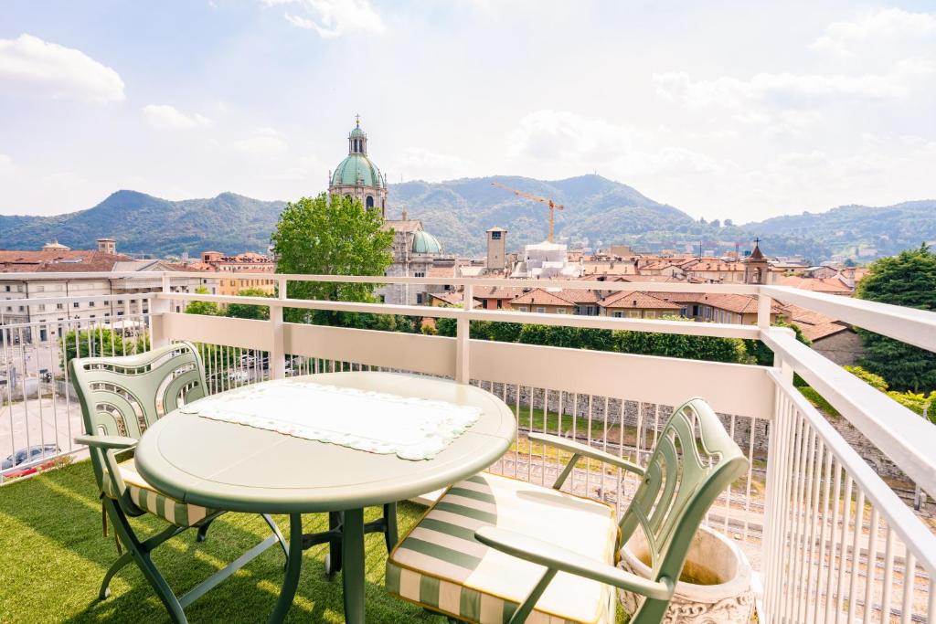 Como city view apartment, Como (updated prices 2025)