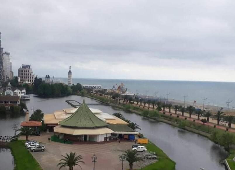 Nato's Flat sea view-Batumi Magnolia, Batumi (updated prices 2024)