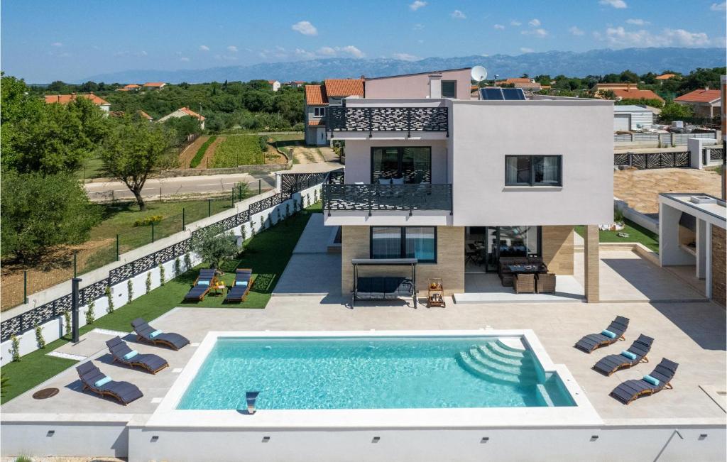 Stunning Home In Poljica Brig, Nin With Outdoor Swimming Pool, 4 ...