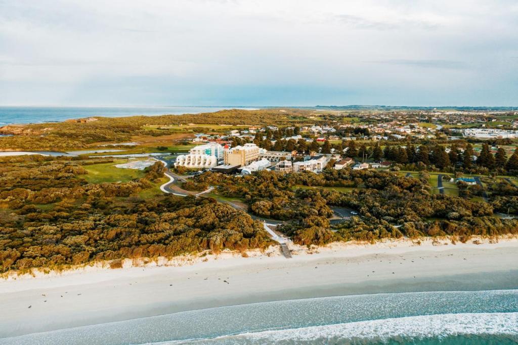 Deep Blue Hotel & Hot Springs, Warrnambool (updated prices 2025)