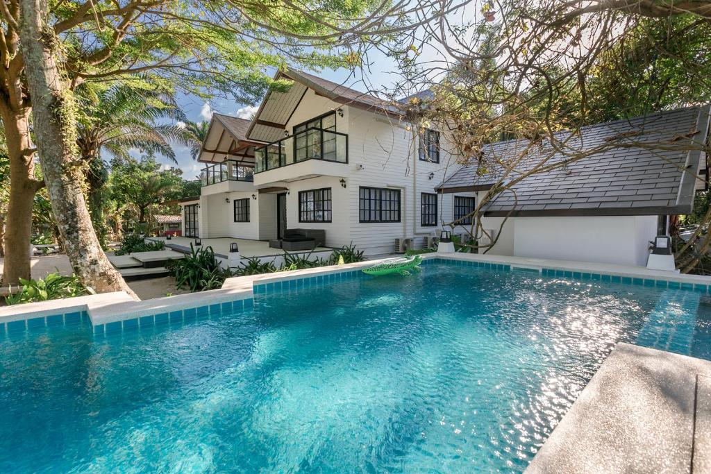 Beach House Pool Villa, Nakhon Si Thammarat (updated prices 2025)