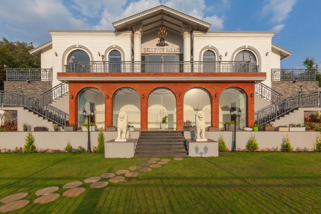 Bellevue Palace by StayVista - Lavish abode with a pool, Landscaped ...