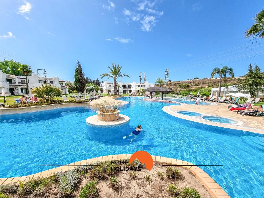 #168 Fully Equiped, AC, Pool and Mini Golf, Albufeira (updated prices 2025)