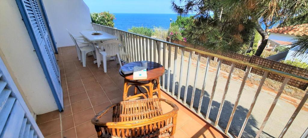 Appartement 2 Chambres à Côté De La Plage Carboneres Avec Parking, Animaux Acceptés - Llançà