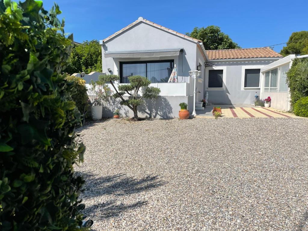 VILLA NOUNOU, Le Thor (updated prices 2026)