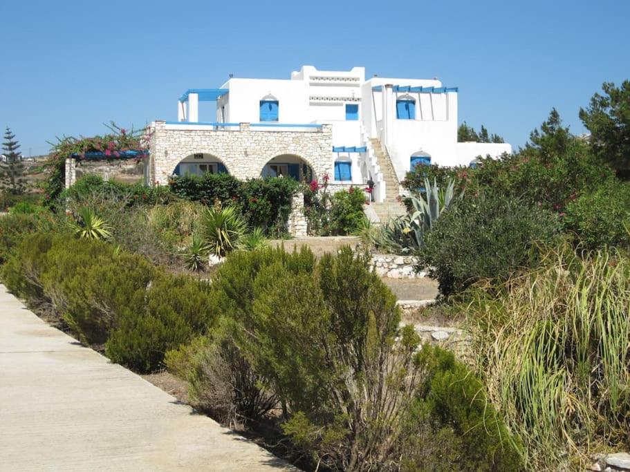 Stunning Sea front Villa Keroessa, Paros, Isterni (updated prices 2025)