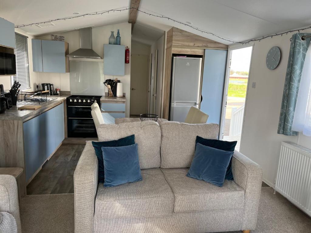 Billing Aquadrome Modern 2022 Static Caravan Sleeps 6, Great Billing ...