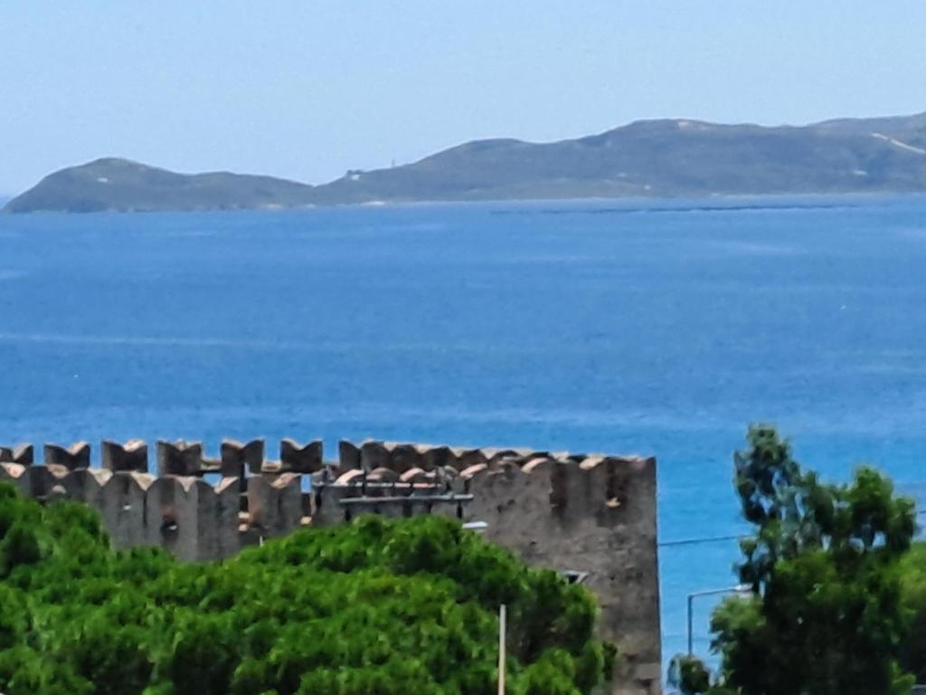 Holiday Home Sea & Castle View, Karistos (updated prices 2025)