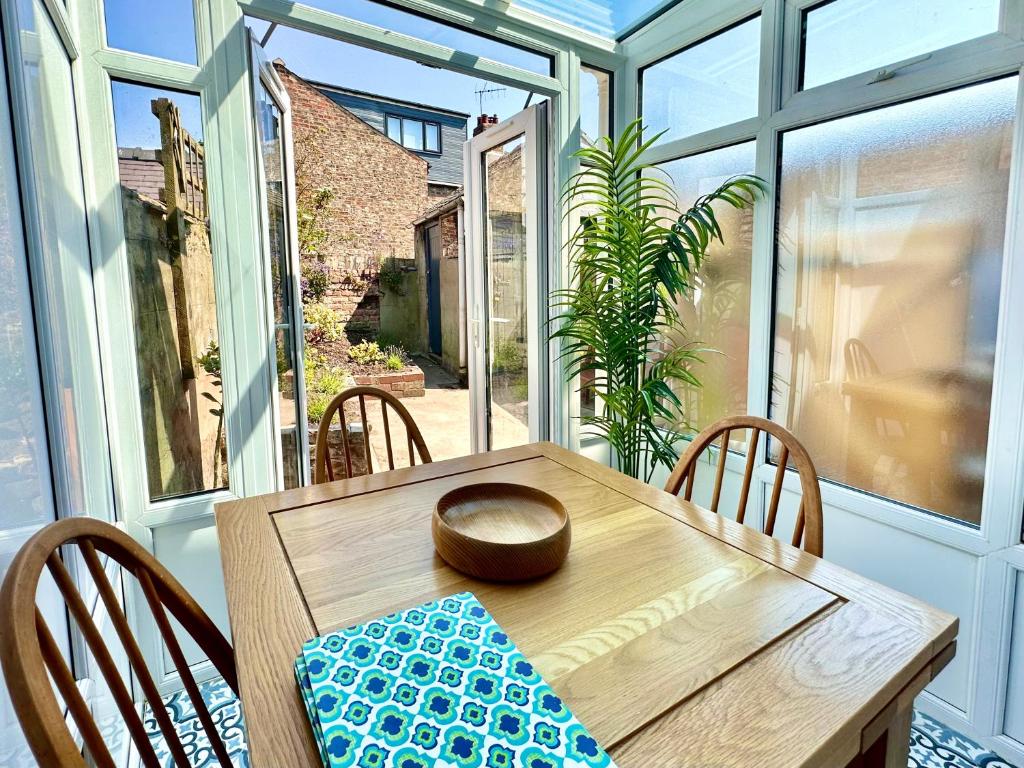 Holly Tree Cottage York, York (updated prices 2025)