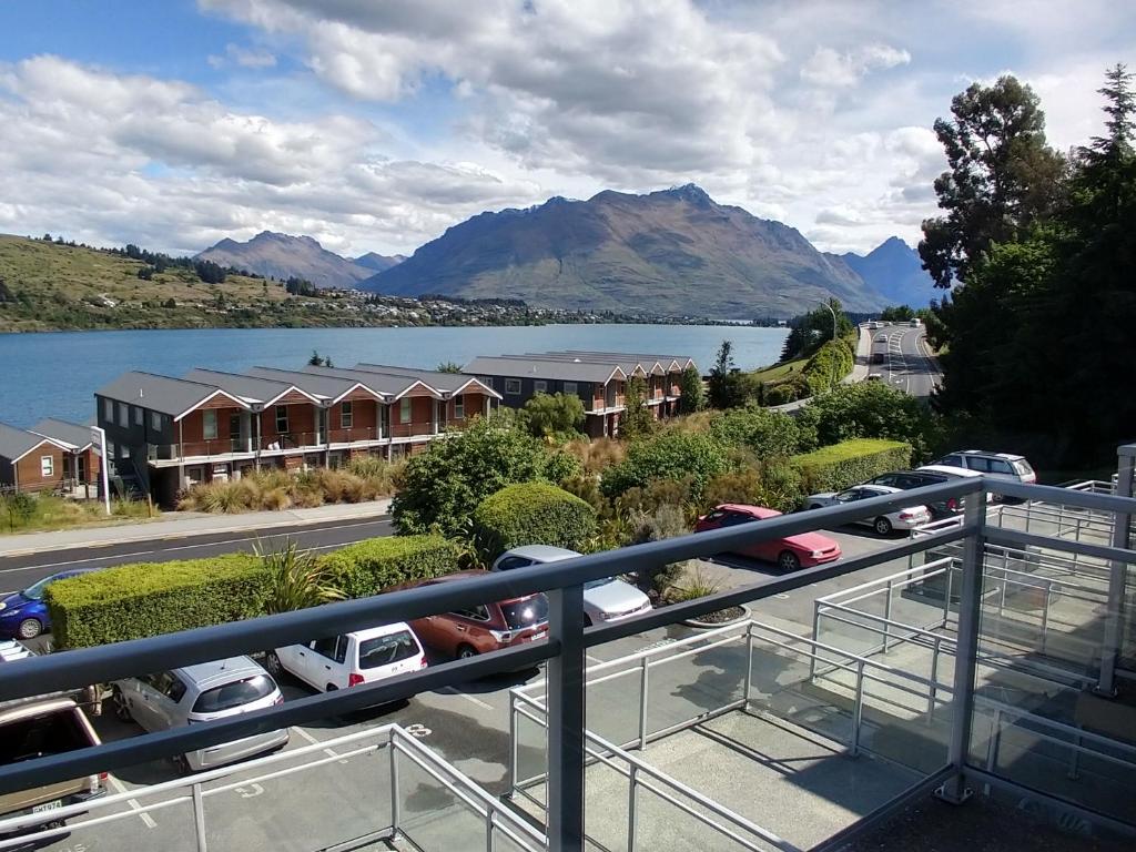 Remarkable Lakeview Two Bedroom Apartment, Queenstown (updated prices 2026)