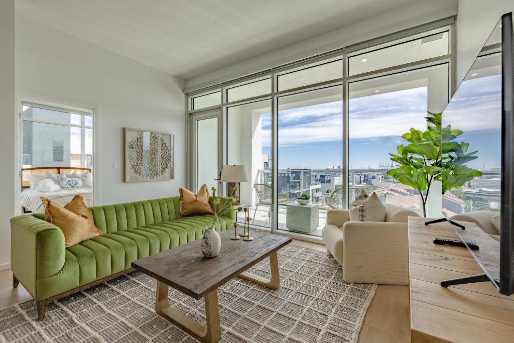@ Marbella Lane - Sleek Corner Ocean View, Long Beach (updated prices 2025)