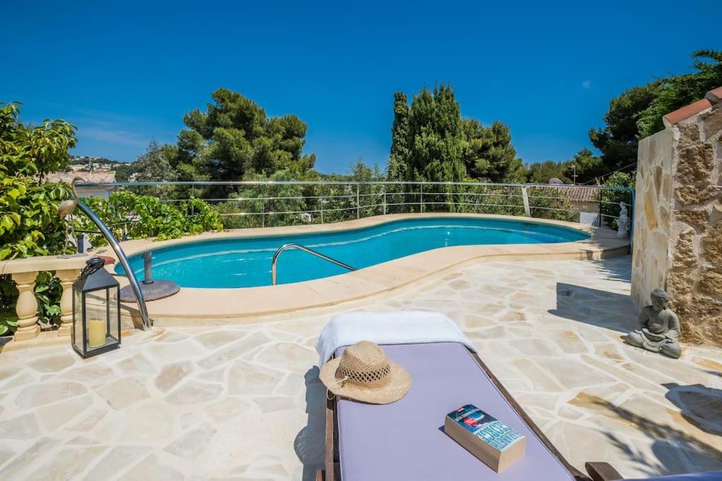 NEU: Exklusives Ferienhaus mit Pool, fußläufig zum Meer, bei Moraira ...