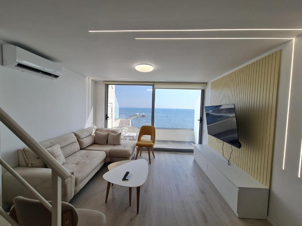 Sea view luxury duplex, Durrës (updated prices 2025)