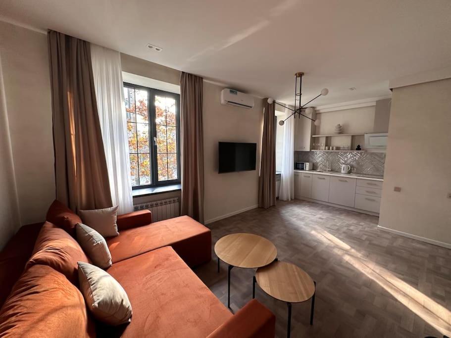 Cosy Studio • 10min from Cascade • Self Check-In, Ereván (precios ...