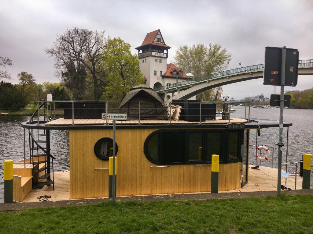 Hausboot JAWE auf der Kleinseenplatte, Kleinzerlang (updated prices 2025)