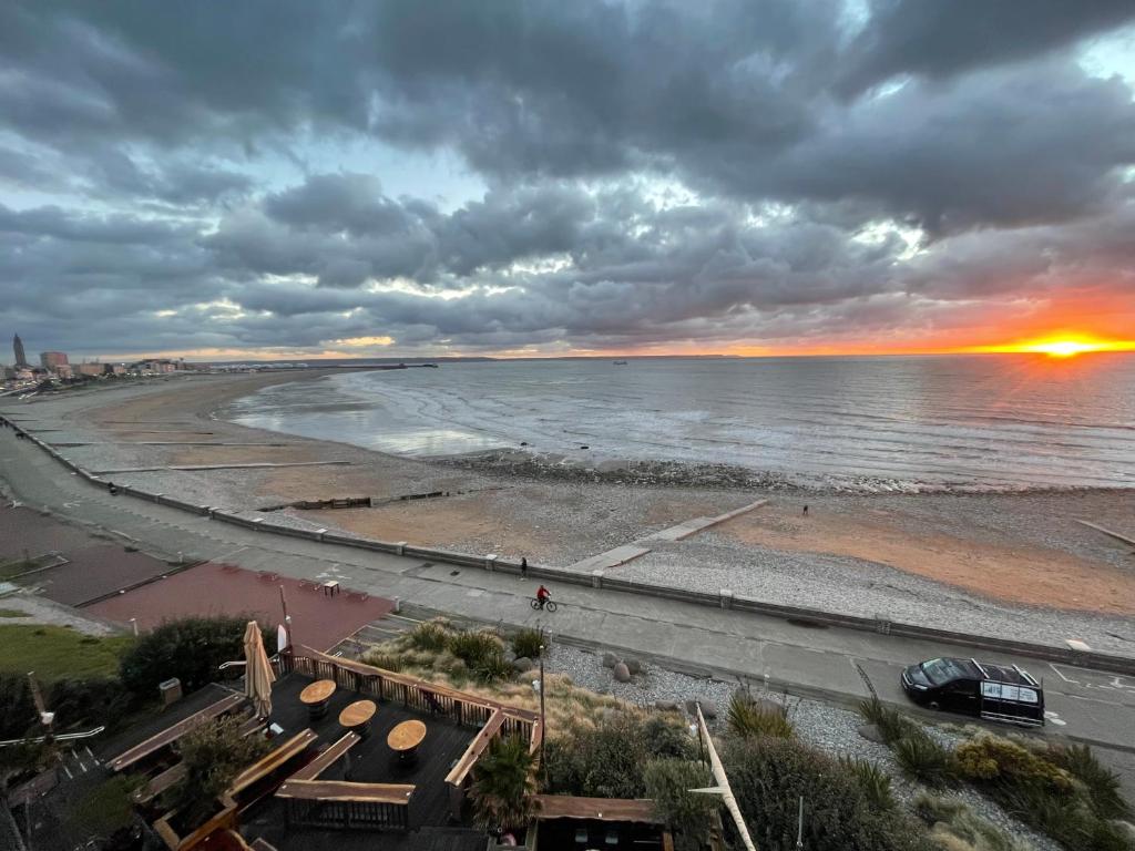 LOGIS HOTEL - La Petite Rade, Le Havre (updated prices 2025)