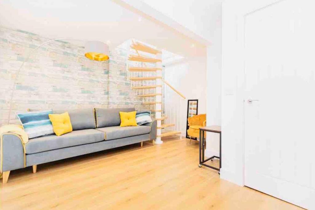 Sleeps 4 The Lovely Lymington Lock off, Lymington (updated prices 2025)