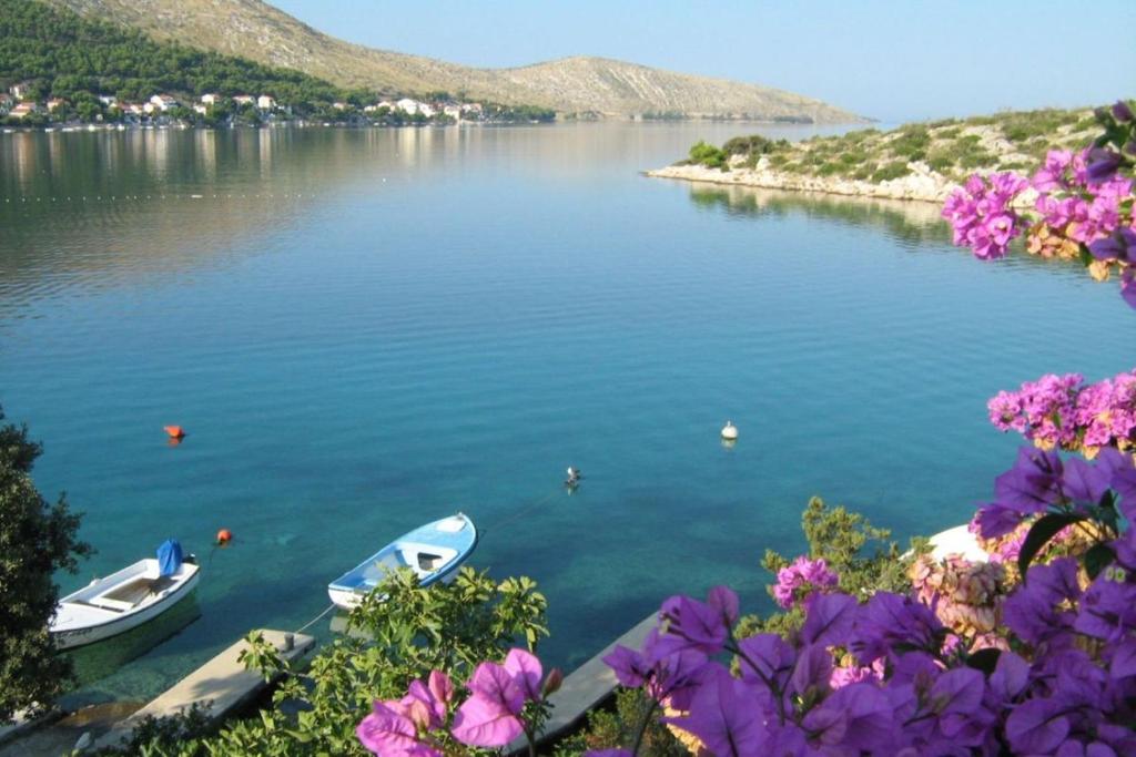 Apartments Mala kuca kraj mora, Grebaštica (aktualisierte Preise für 2024)