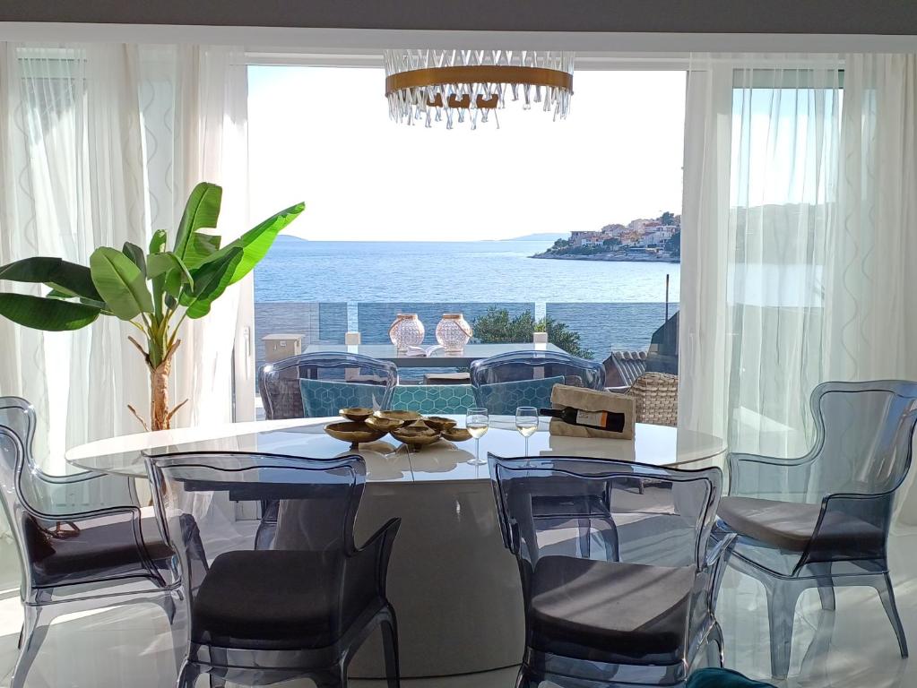 Chill & Lux - 20m to the sea, Trogir (updated prices 2026)