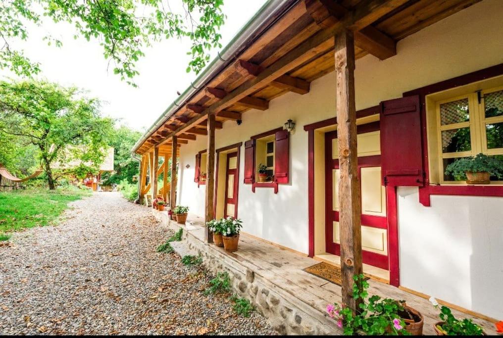 The Magic Cottage Praid Transylvania Garden Room, Praid (updated prices ...