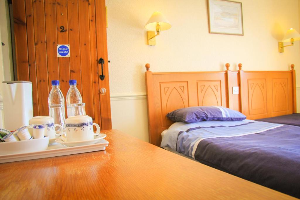 The Red Lion, Lowick Green (updated prices 2025)